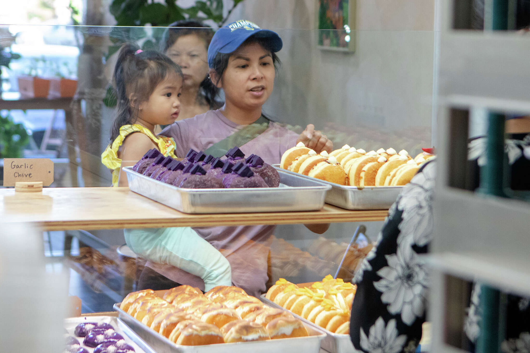 A former engineer sells rare doughnuts at a Bay Area shopping center