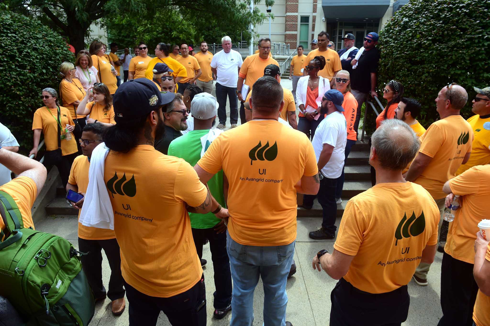 UI utility workers rally in protest of CT regulators