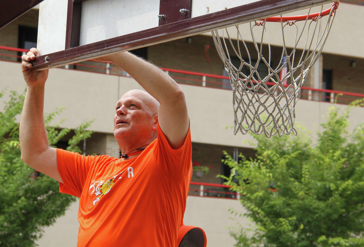 Gus Macker basketball sets up in Downtown Midland for weekend games