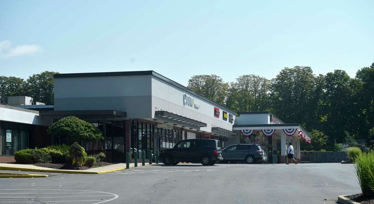 Bethel shopping center seeks to attract tenants with ‘business pads’