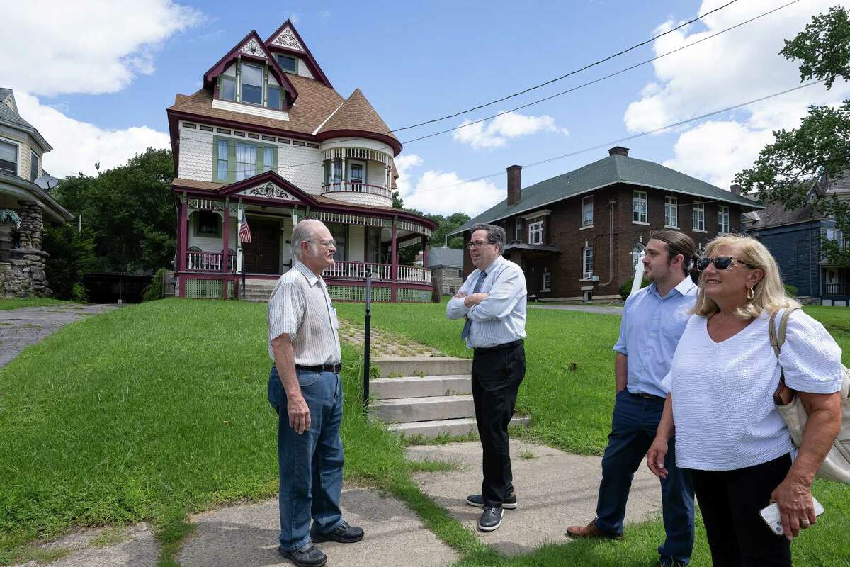 Mansions built in Amsterdam's industrial age finding new life