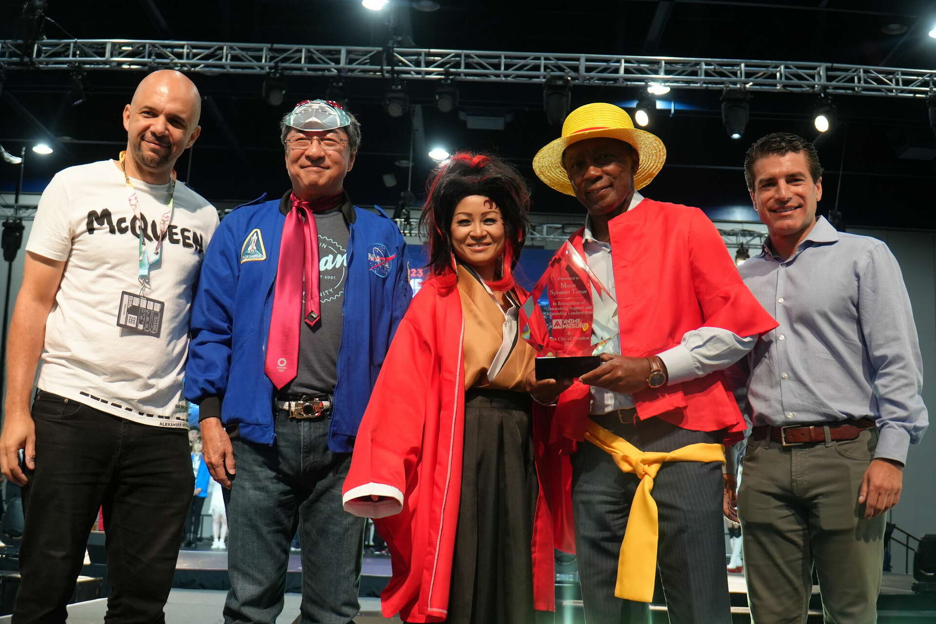 Houston mayor wears 'One Piece' costume for anime event