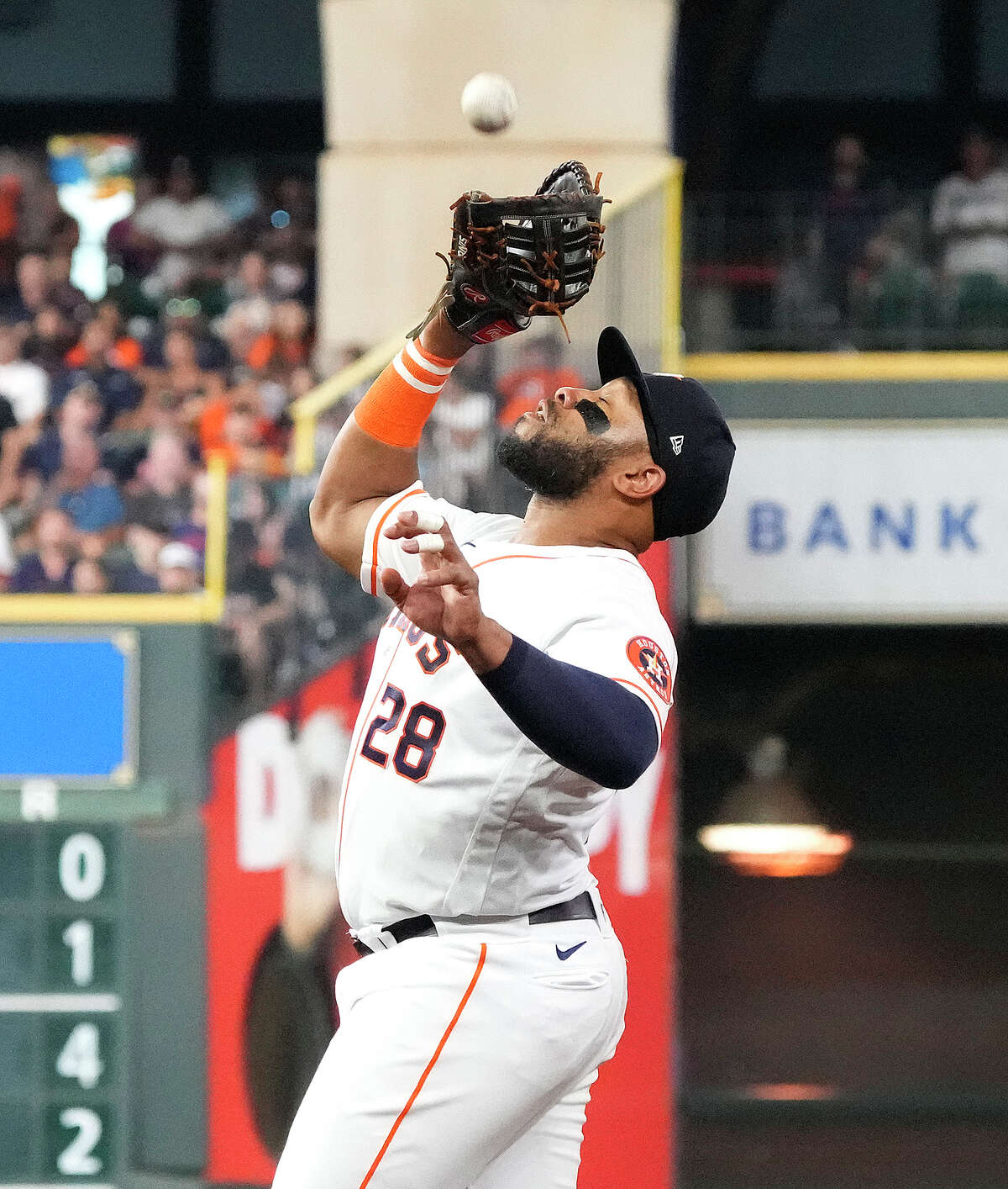 Houston Astros earn blowout win over Los Angeles Angels