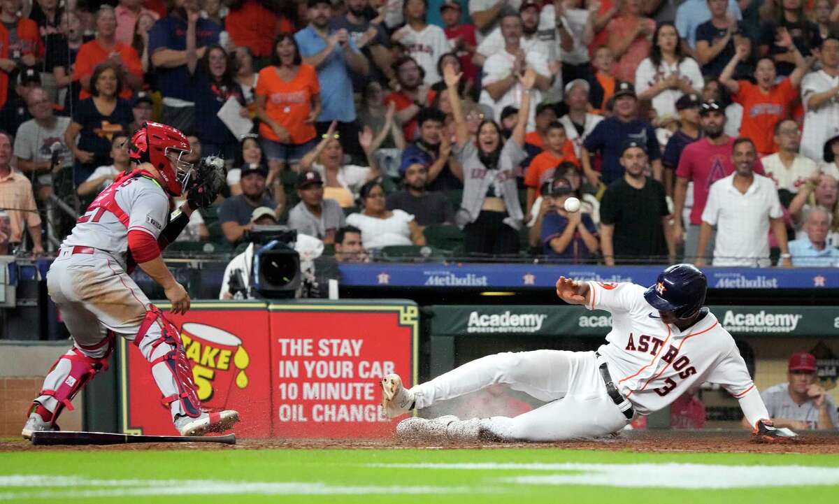 Houston Astros earn blowout win over Los Angeles Angels