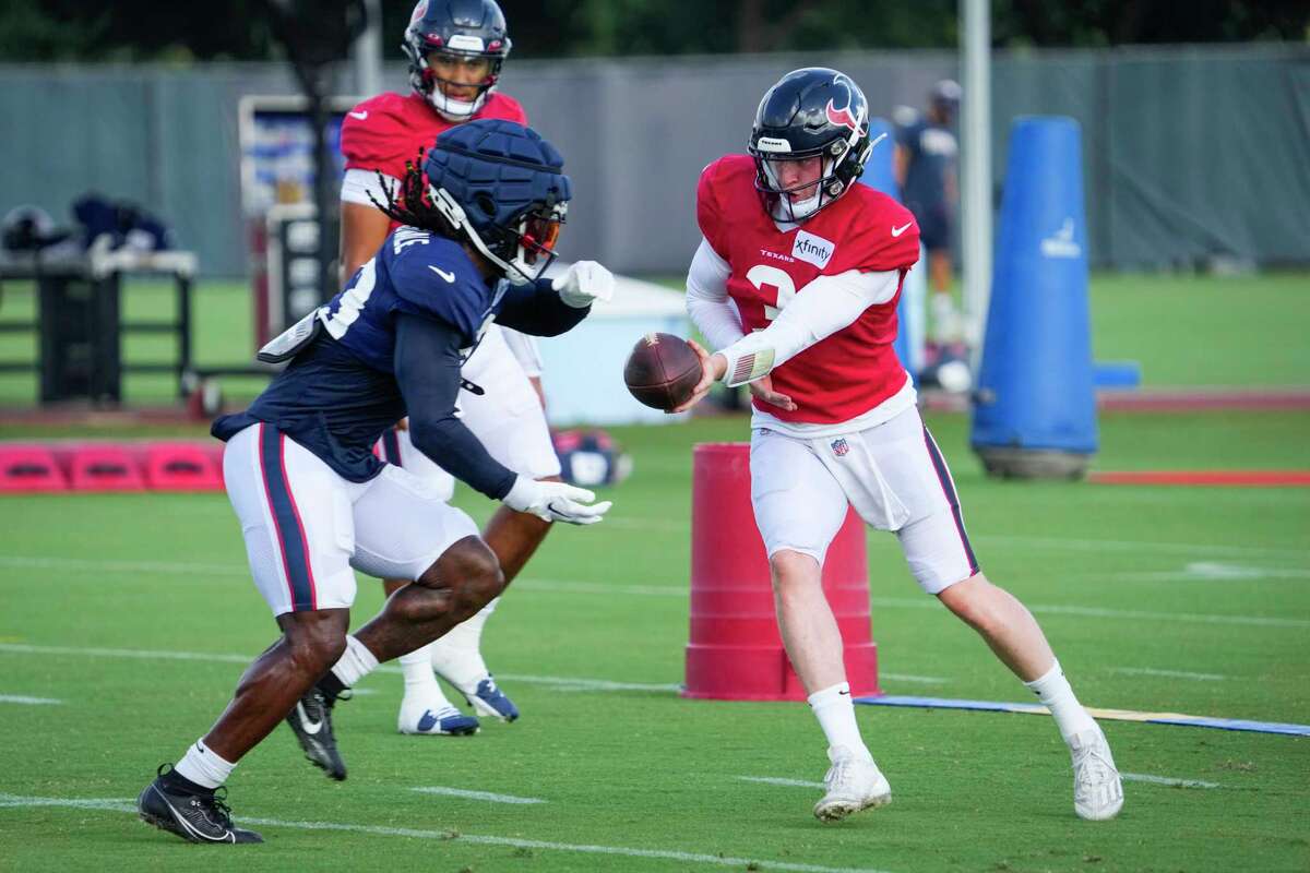 Houston Texans: Sign QB E.J. Perry, veteran WR Adam Humphries