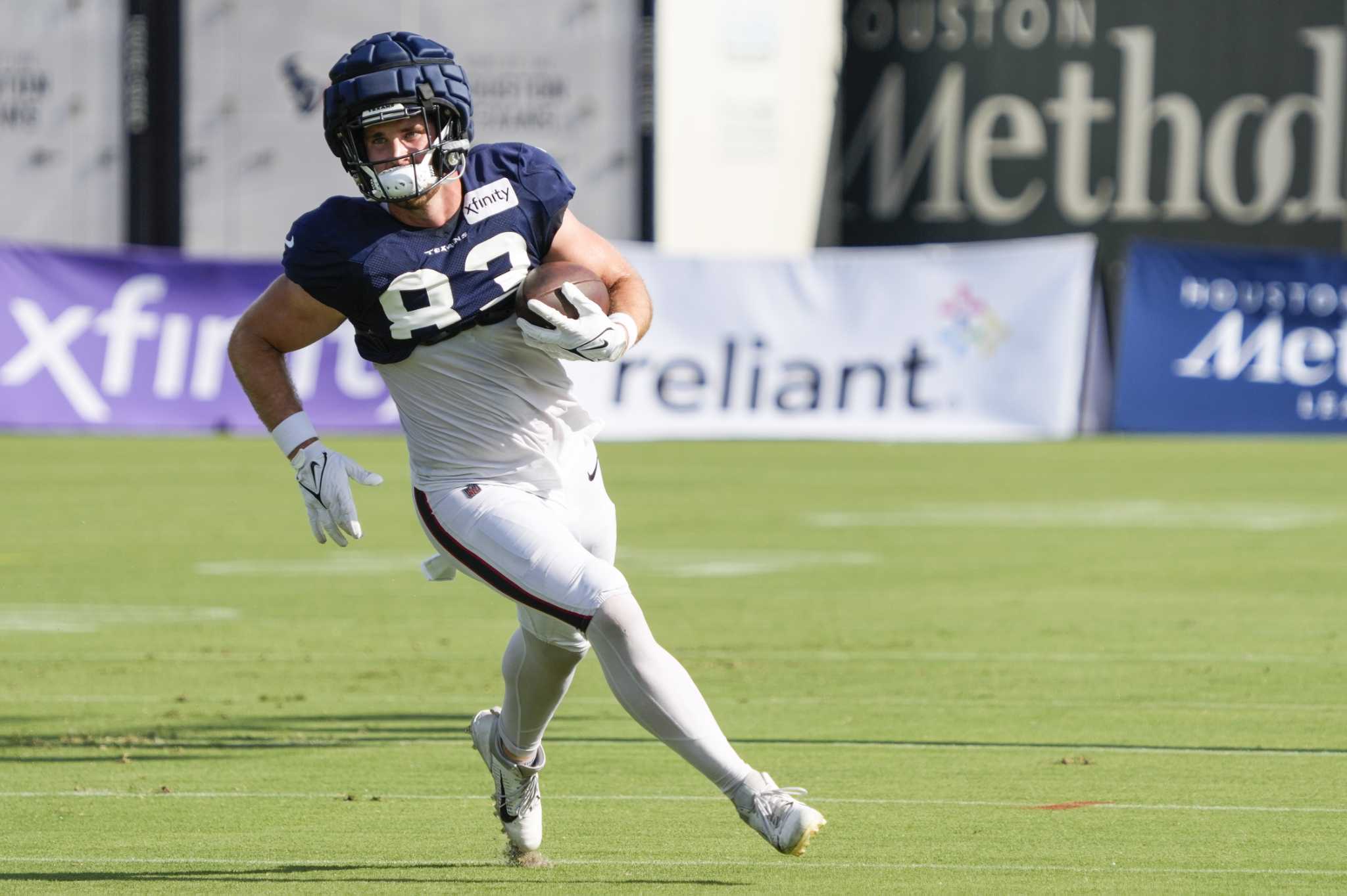 Texans report: Tight end Dalton Schultz returns to practice