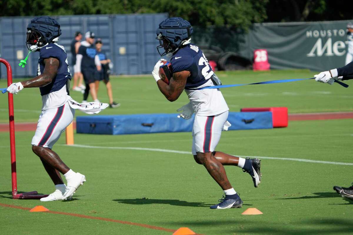 Houston Texans: Sign QB E.J. Perry, veteran WR Adam Humphries