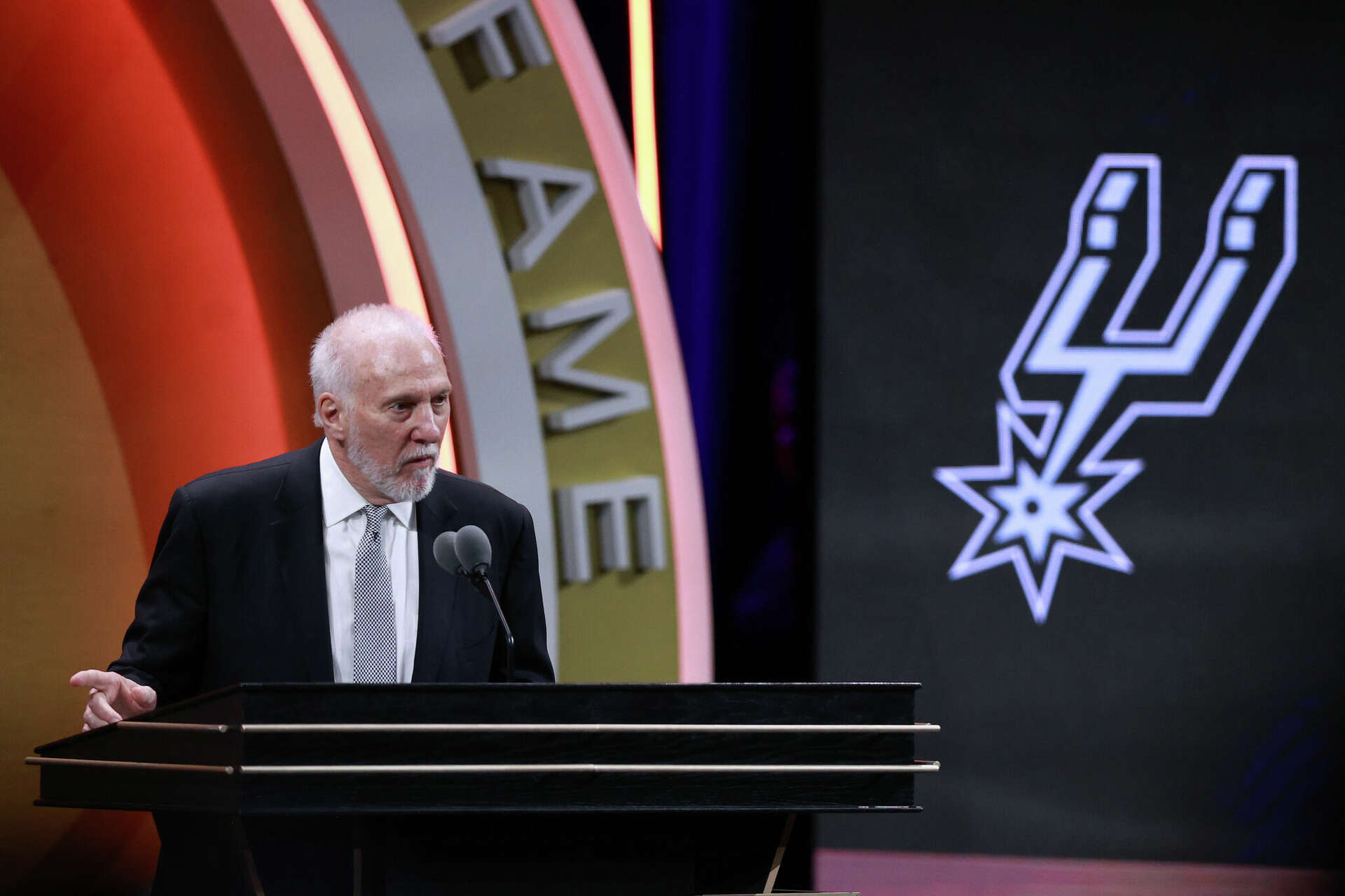 With Hall speech, Spurs' Gregg Popovich opens up about his family