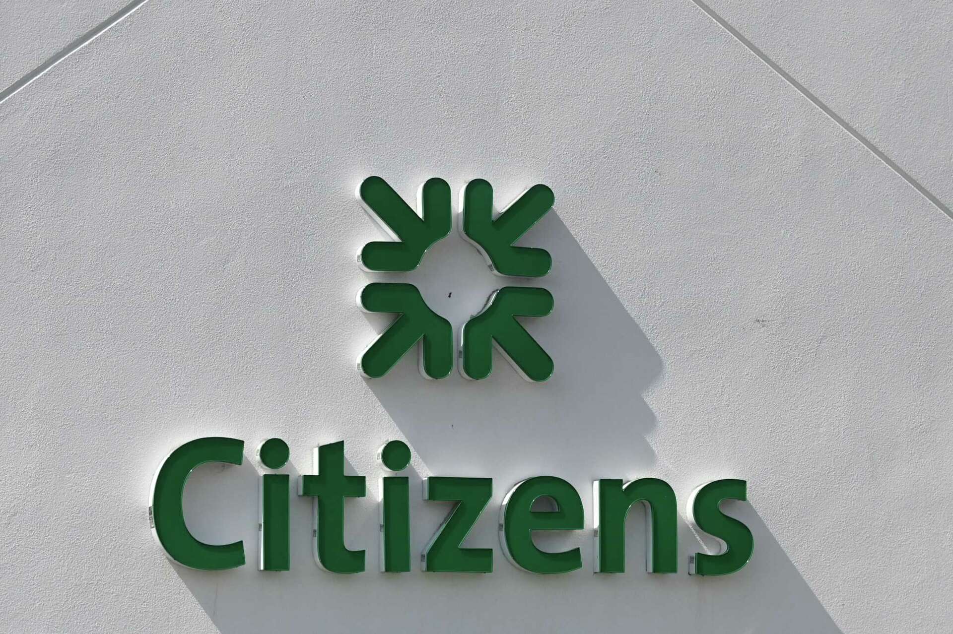 Ex-Citizens Bank teller accused of stealing town justice info Ex-Citizens Bank teller accused of stealing town justice info