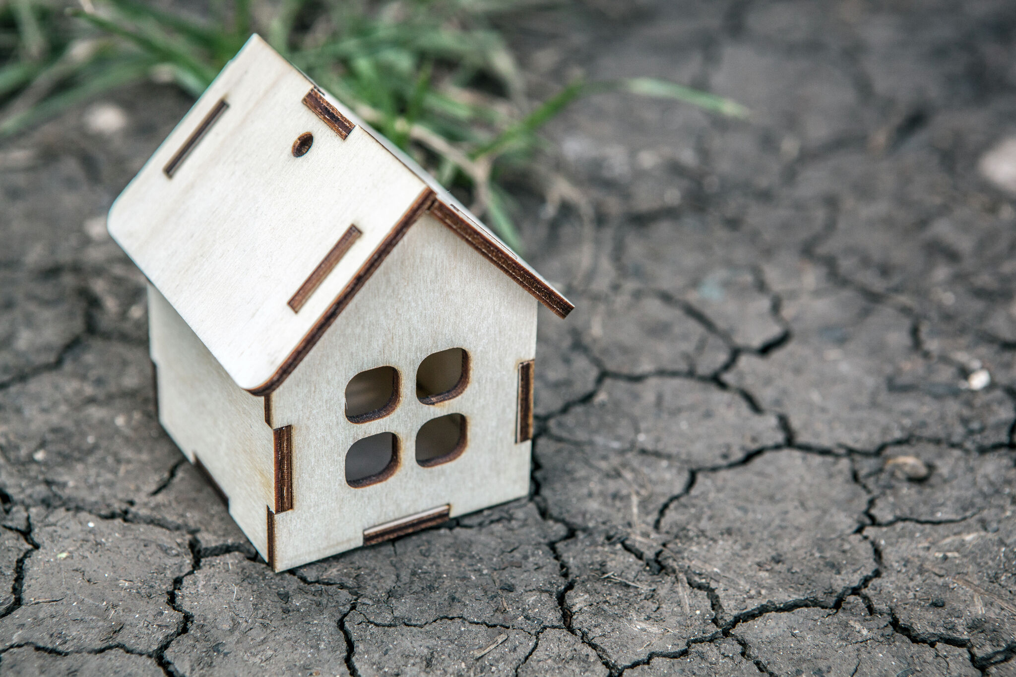 How to mitigate foundation issues during extreme heat and drought