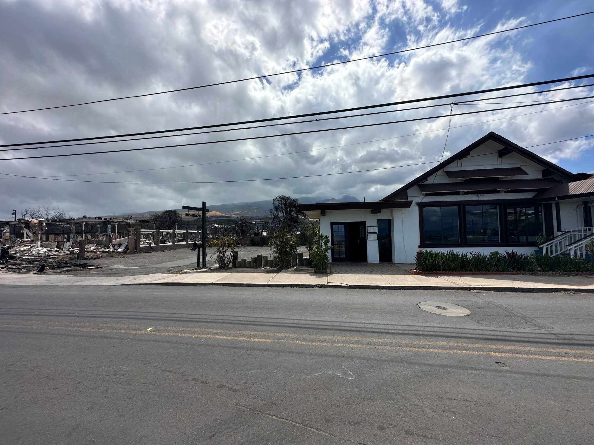 Maui restaurants Mala Ocean Tavern and Duckine spared in wildfires