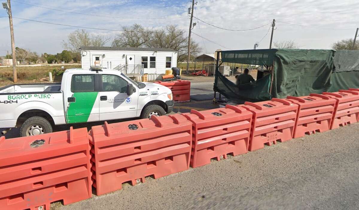 Border Patrol finds 24 people under floorboards at checkpoint