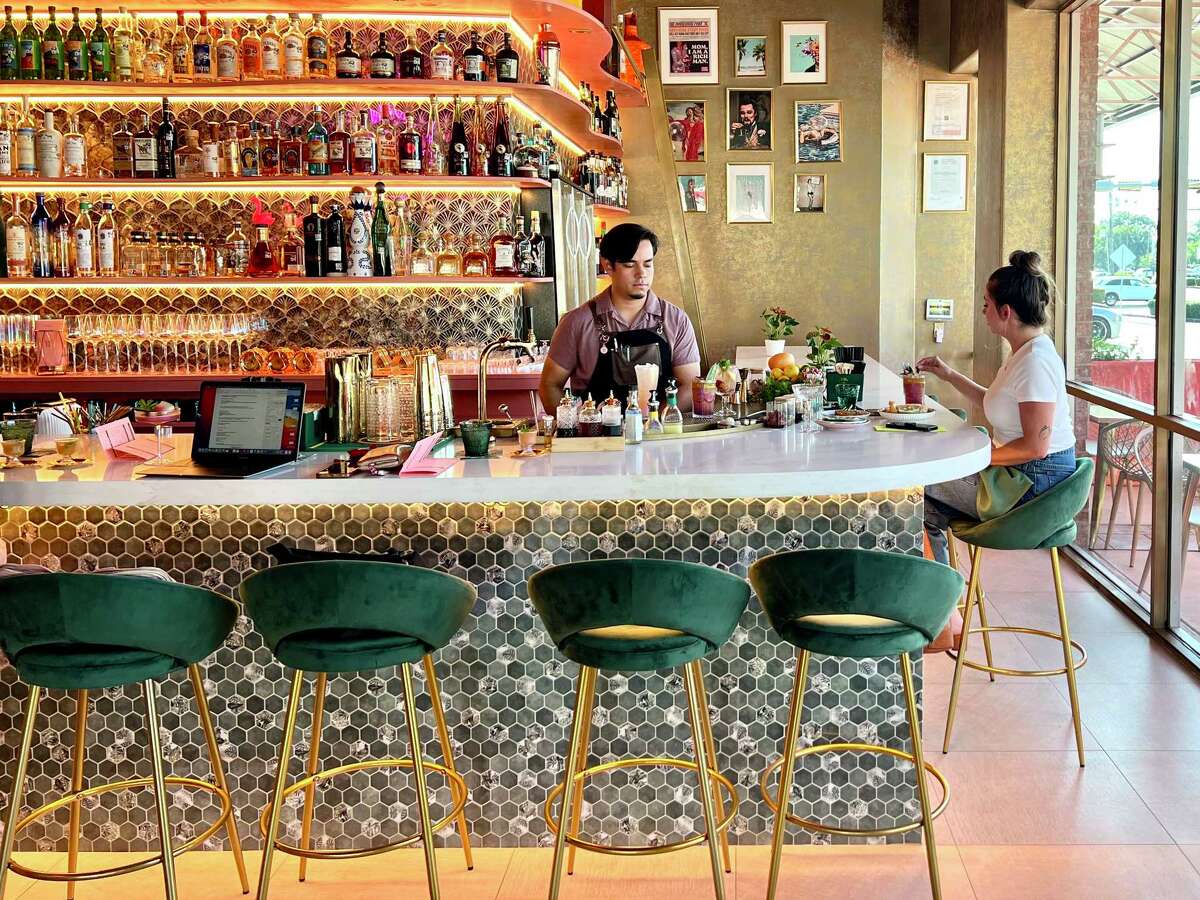 New Houston bar I Know The Owner opens in Heights with cool cocktails