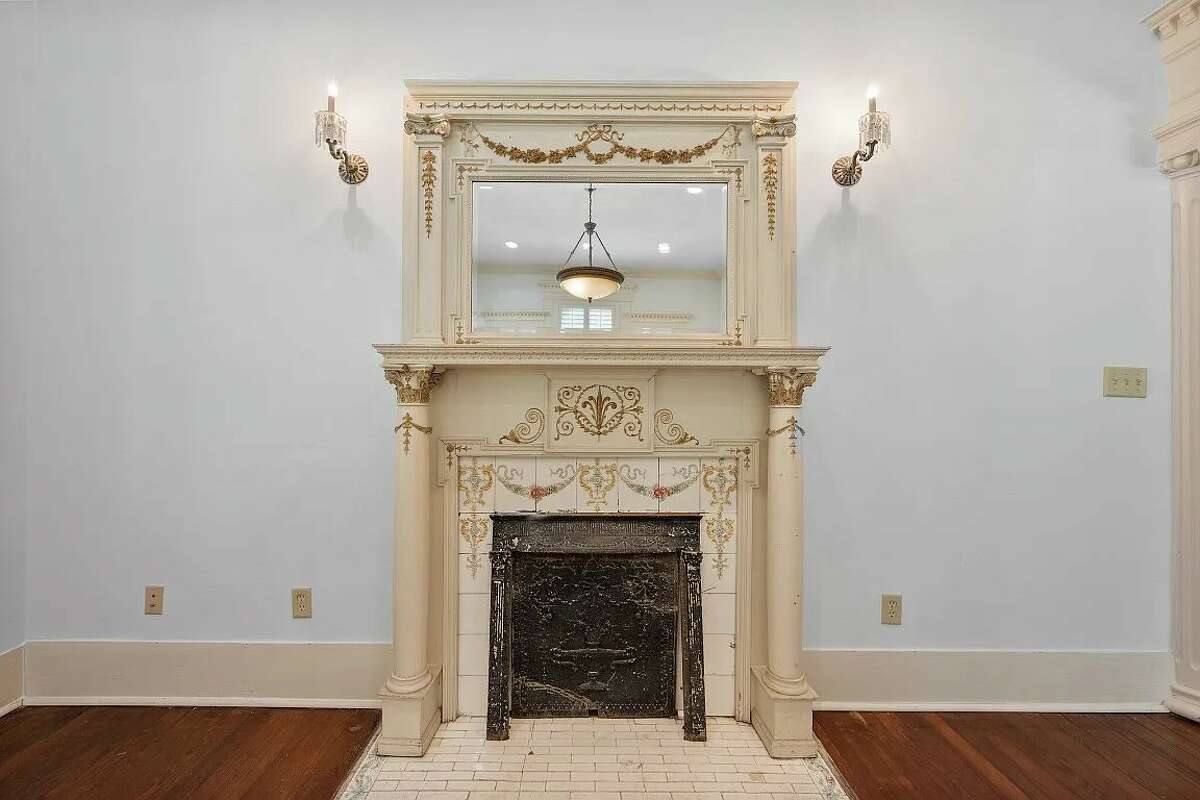 Explore Texas history with this 1890s home for sale in Corsicana