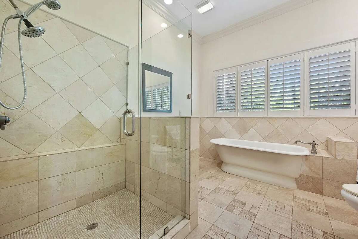 Explore Texas history with this 1890s home for sale in Corsicana