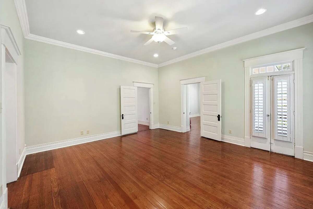 Explore Texas history with this 1890s home for sale in Corsicana