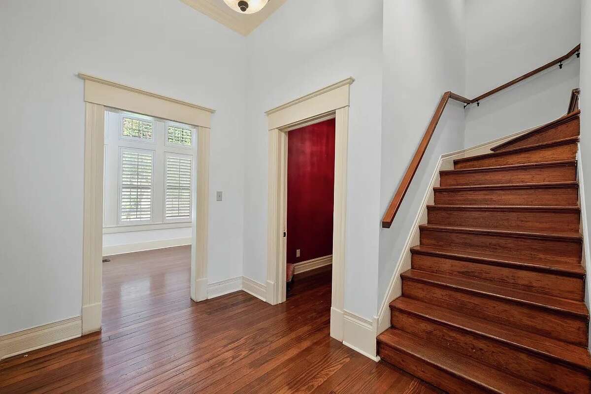 Explore Texas history with this 1890s home for sale in Corsicana