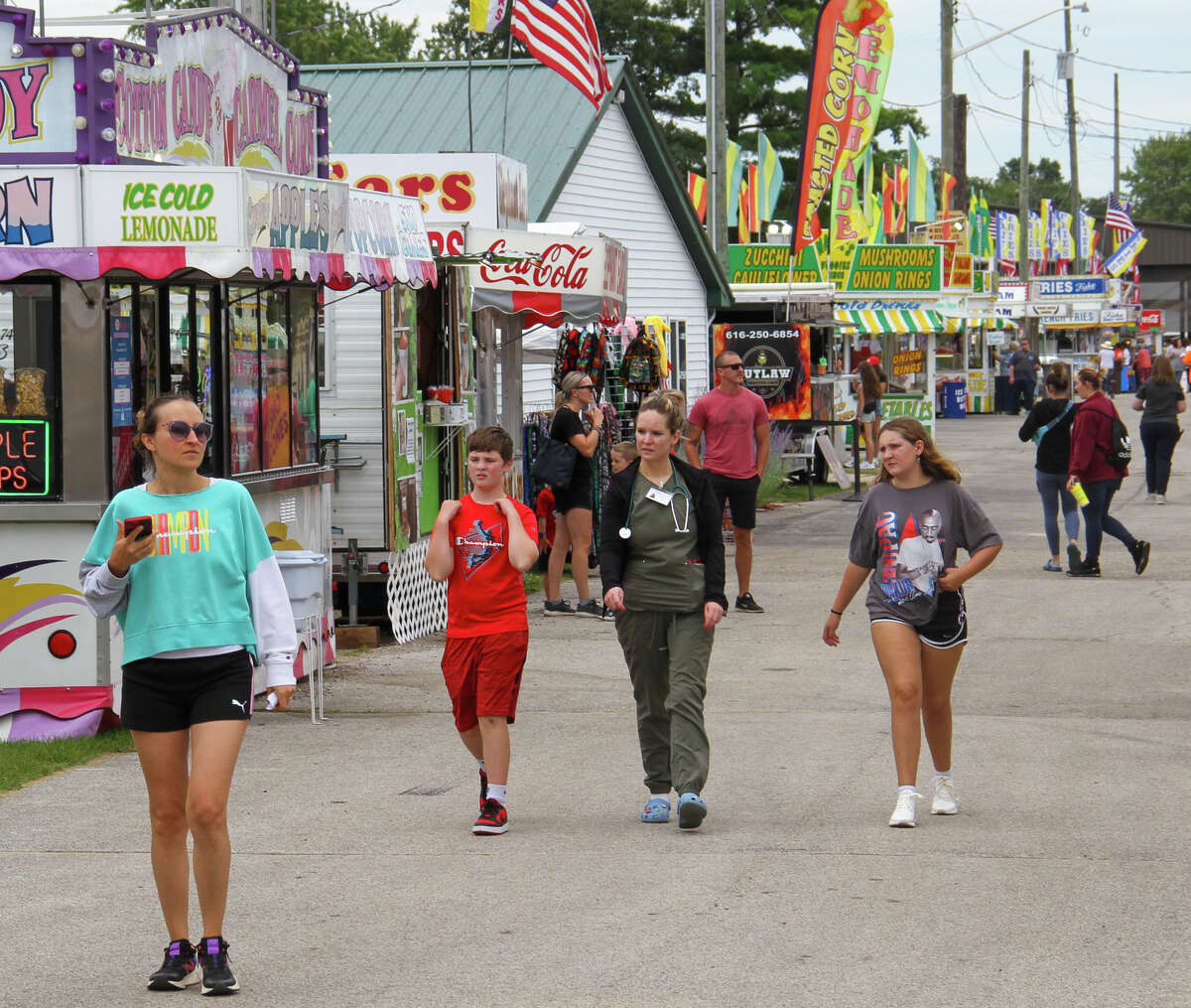 Midland County Fair is underway, fairgoers enjoy Merchant's Day
