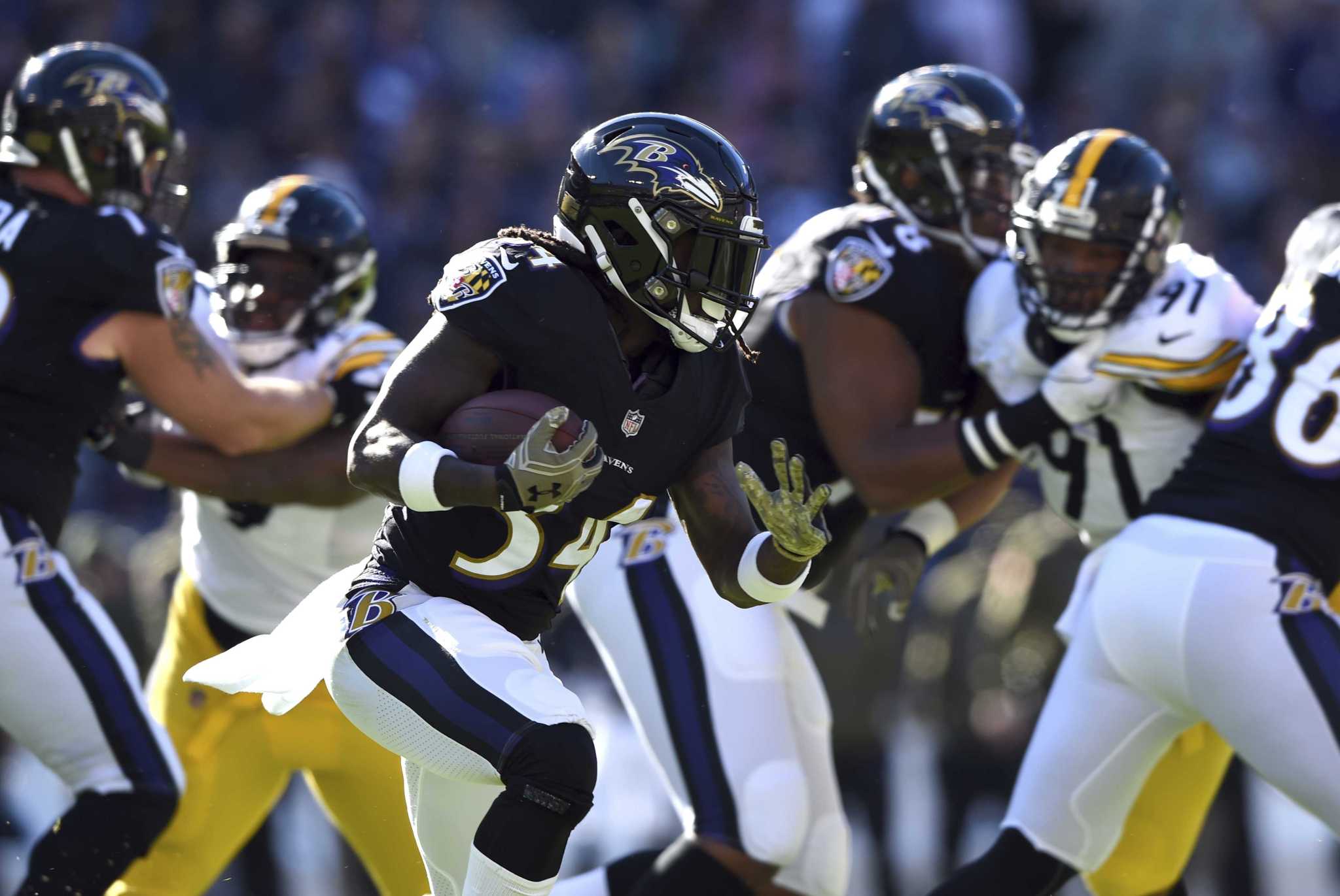 Former NFL running back Alex Collins dead at 28