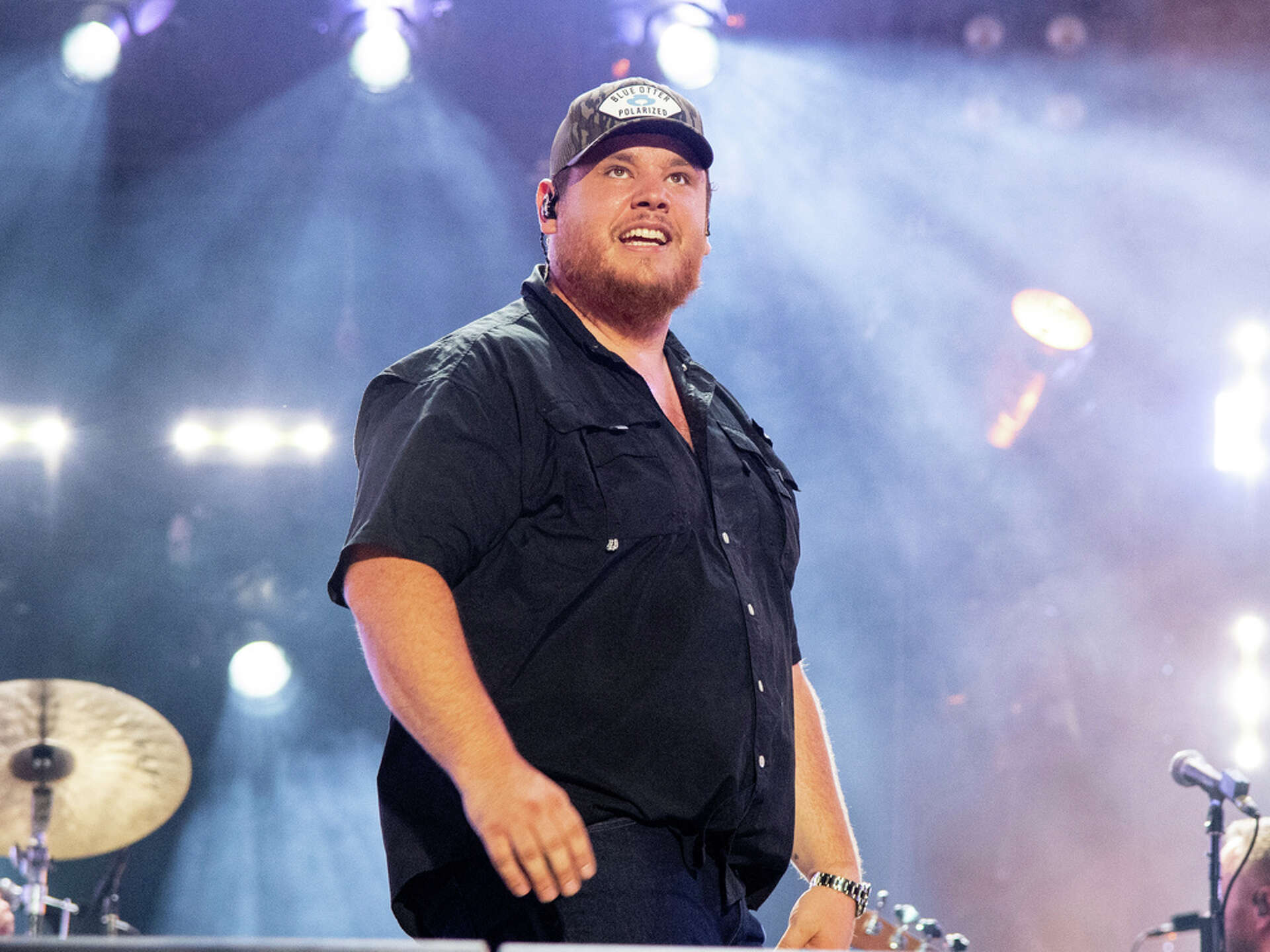 Luke Combs brings Growin' Up and Gettin' Old Tour to Houston
