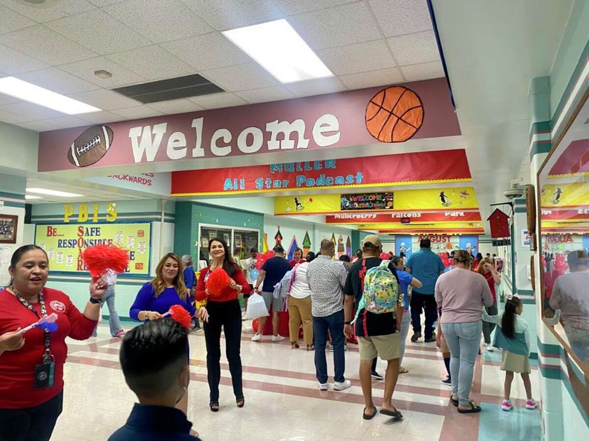 UISD celebrates back to school in all its campuses