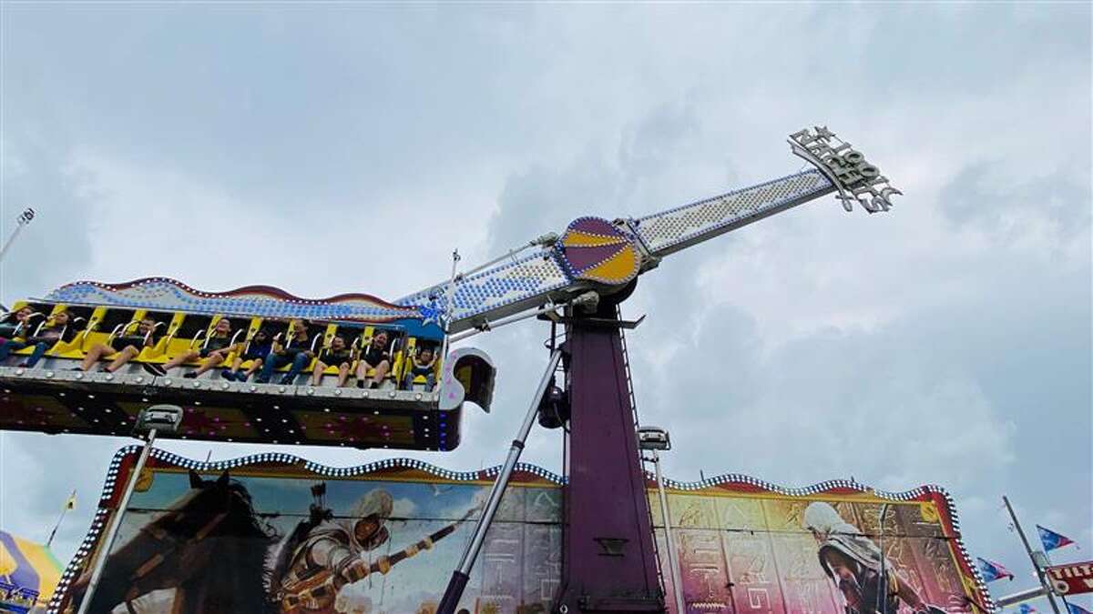 Midland County fairgoers enjoy first full day of Midway rides, games