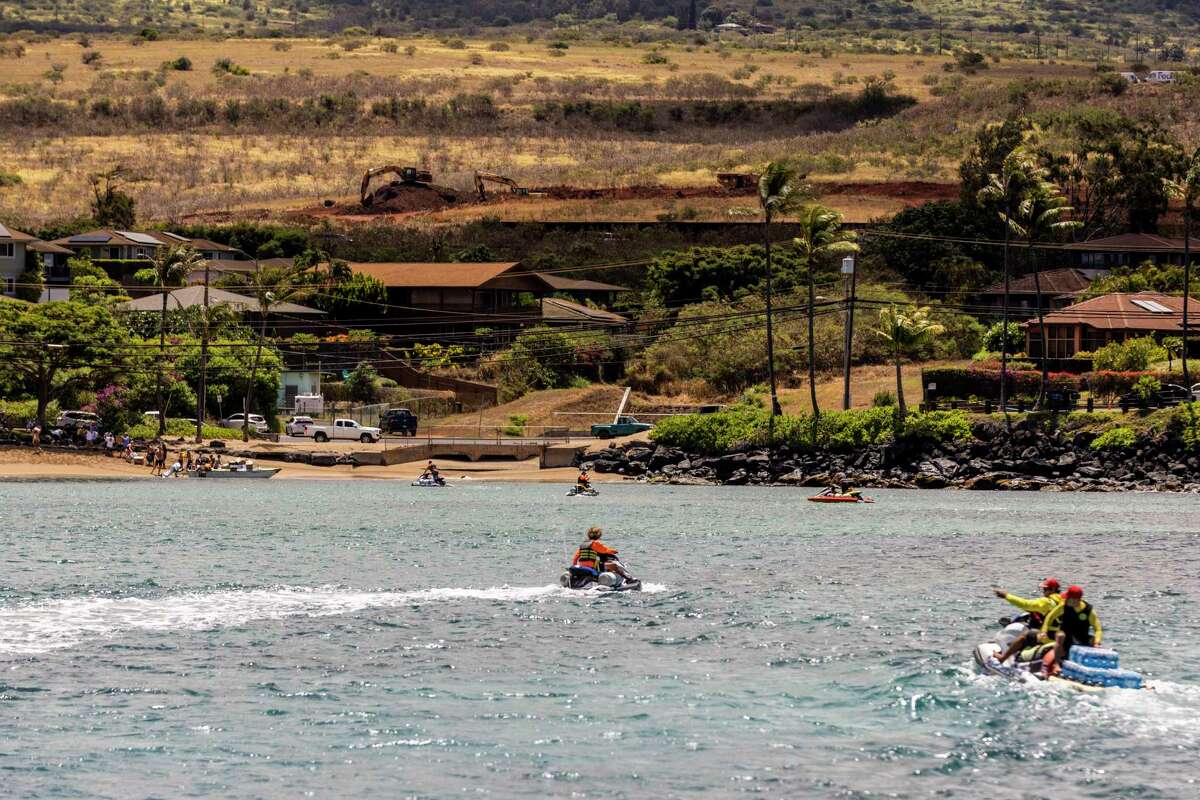 Maui locals find unconventional ways to deliver aid fire victims