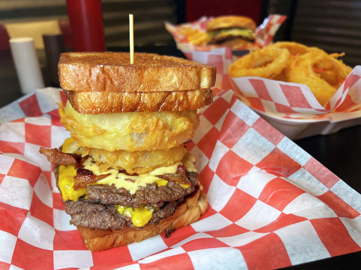 Burgers,Tex-Mex and pizza share San Antonio's Roosevelt Avenue