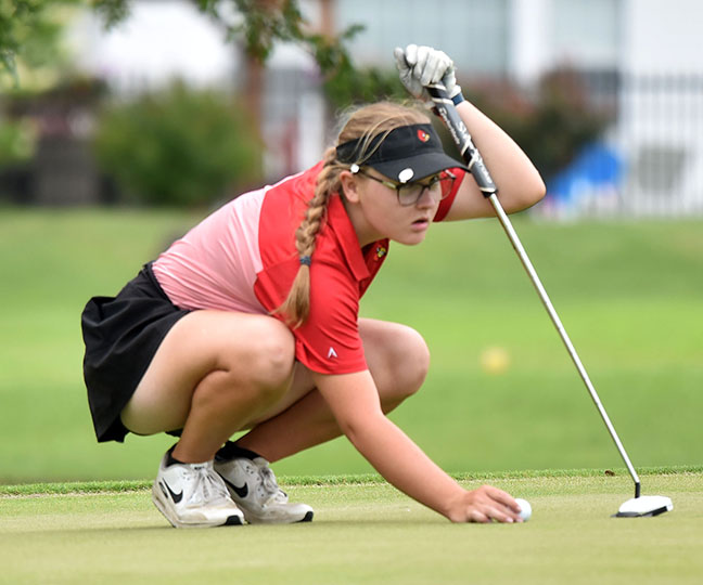 Alton Kenney, Roxana's Lynn named to All-Area Girls Golf team