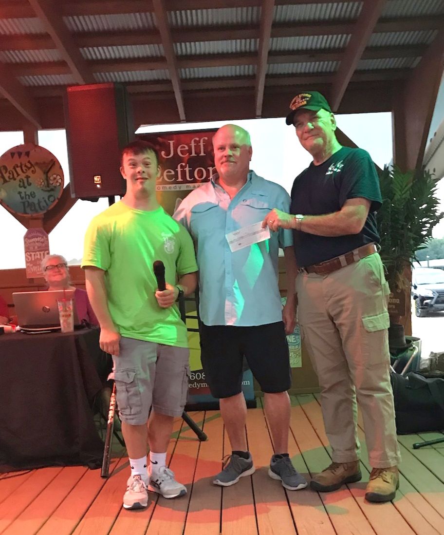 Grafton pub owners give $2k to Grafton Police Department