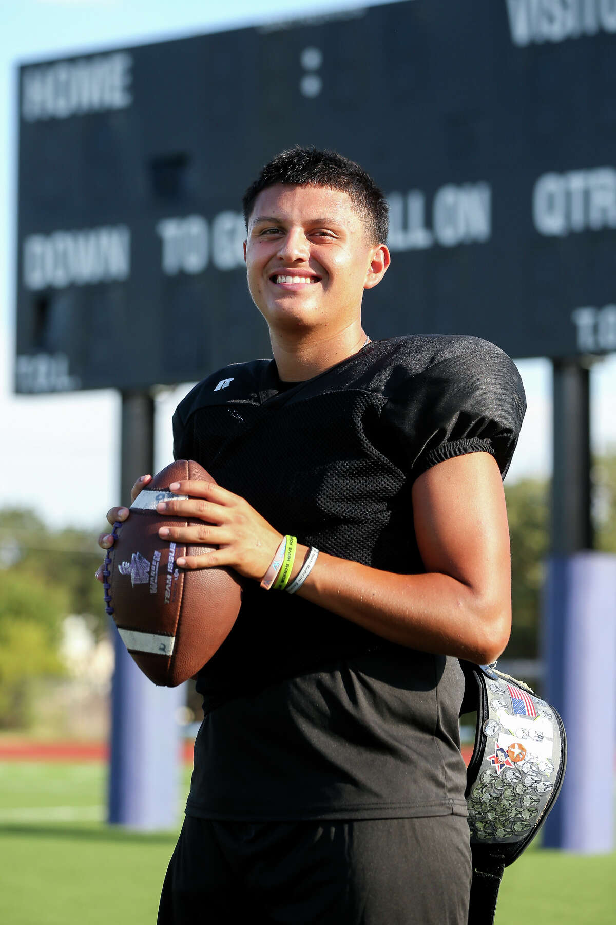Warren QB Antonio Meza: Overcoming doubts about his size