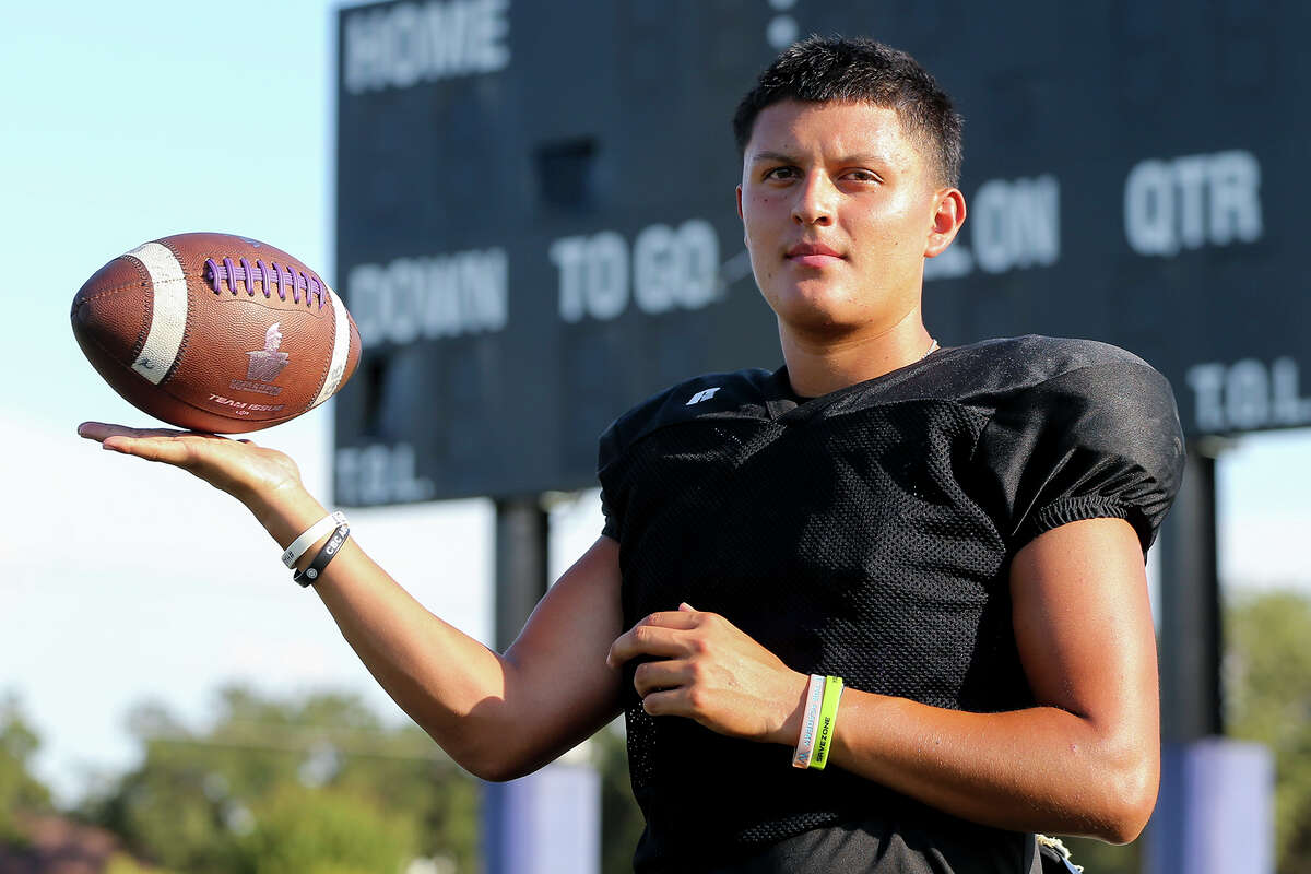 Warren QB Antonio Meza: Overcoming doubts about his size