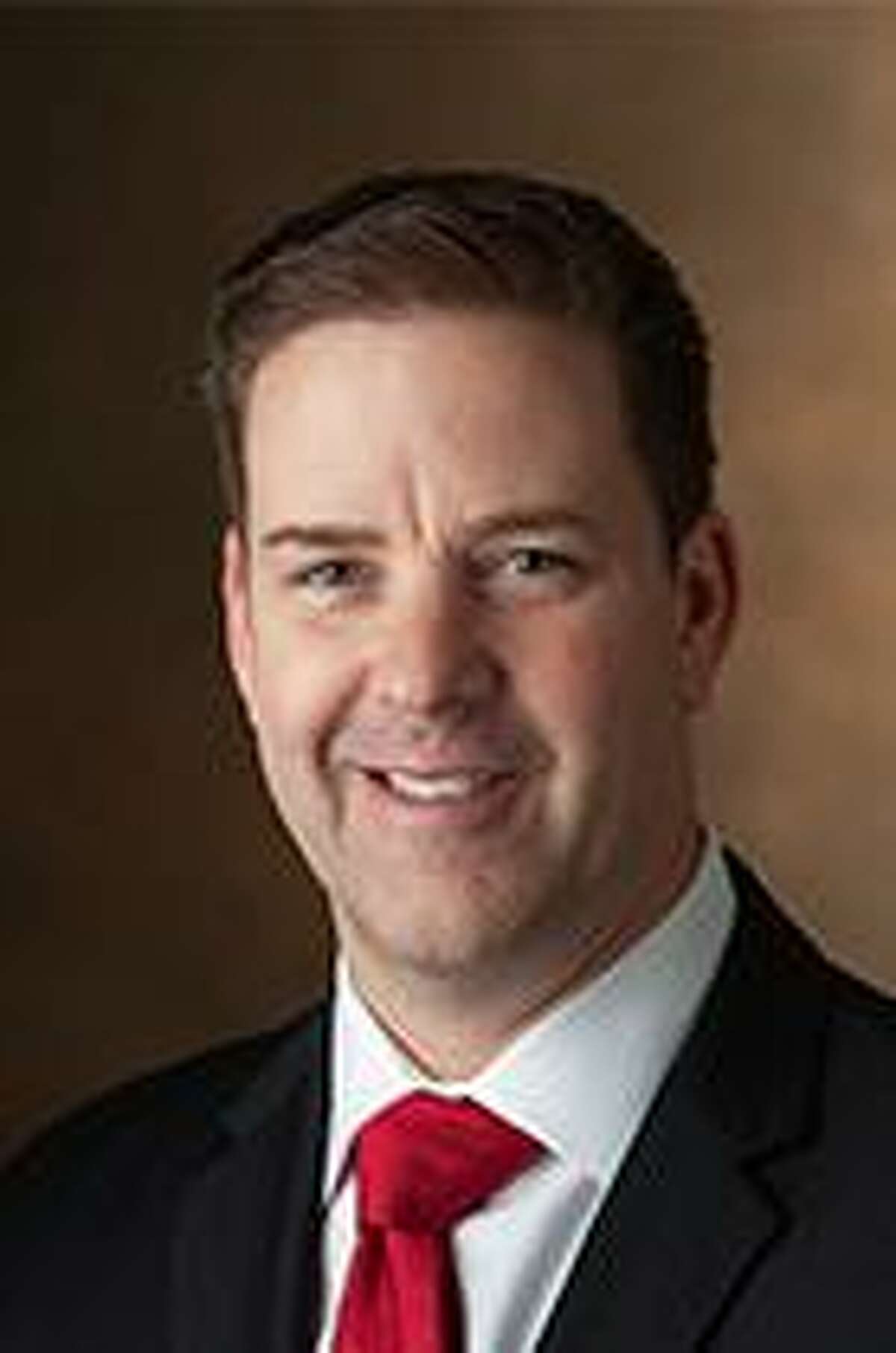 SIUE basketball promotes Hellenthal