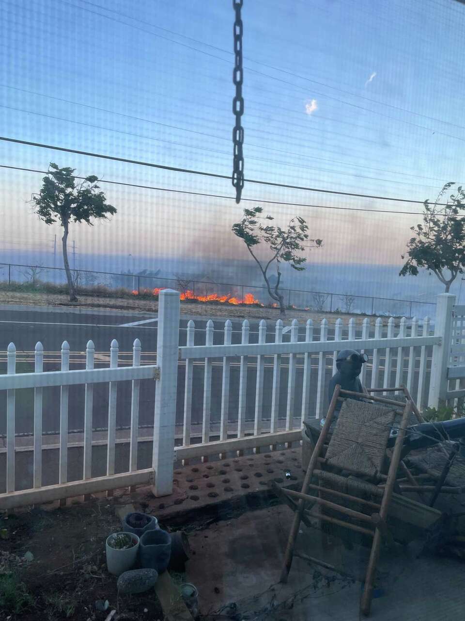 Maui fire: Witnesses say firefighters let Lahaina blaze spread