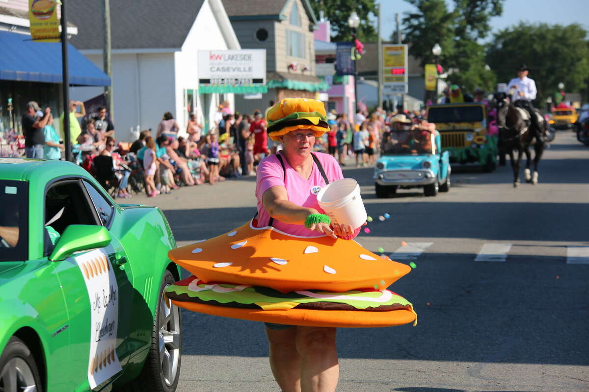 Cheeseburger in Caseville celebrates with Tropical Parade of Fools