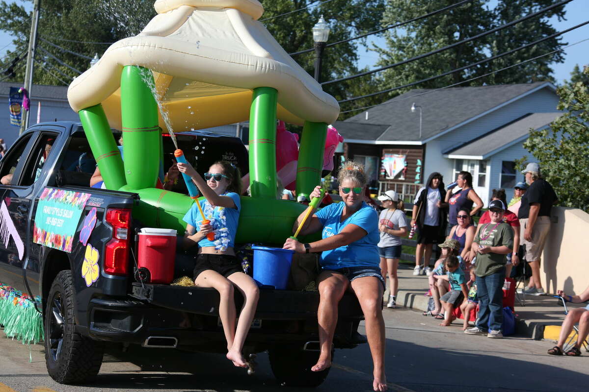 Cheeseburger in Caseville celebrates with Tropical Parade of Fools