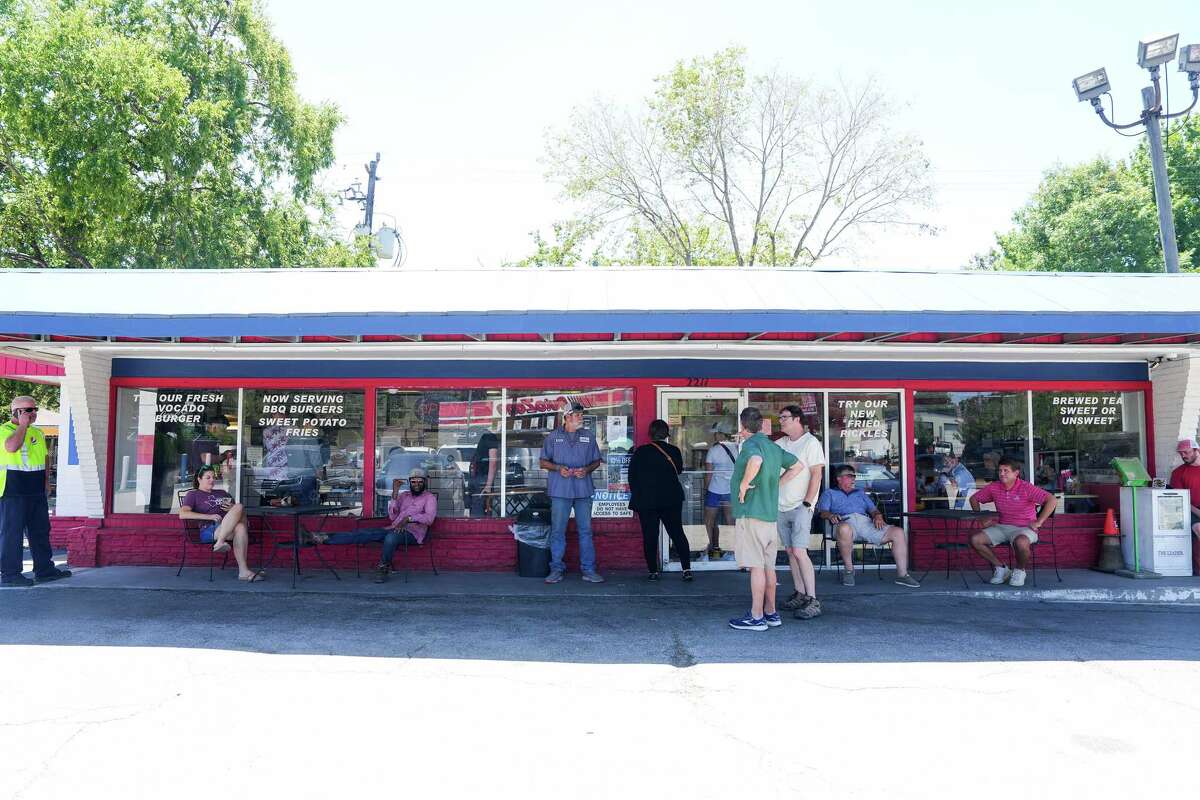 Houston’s Mytiburger puts out call to public for help to stay open