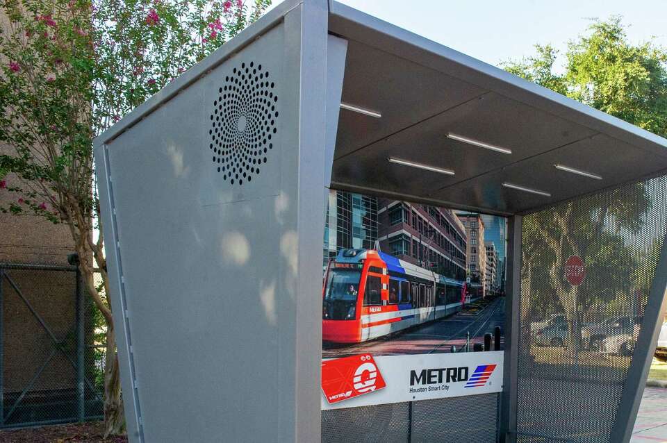 Metro testing solar-powered fans in future bus shelters