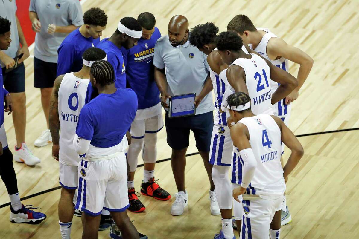 Warriors assistant Kris Weems faces tall task: Find Chris Paul minutes