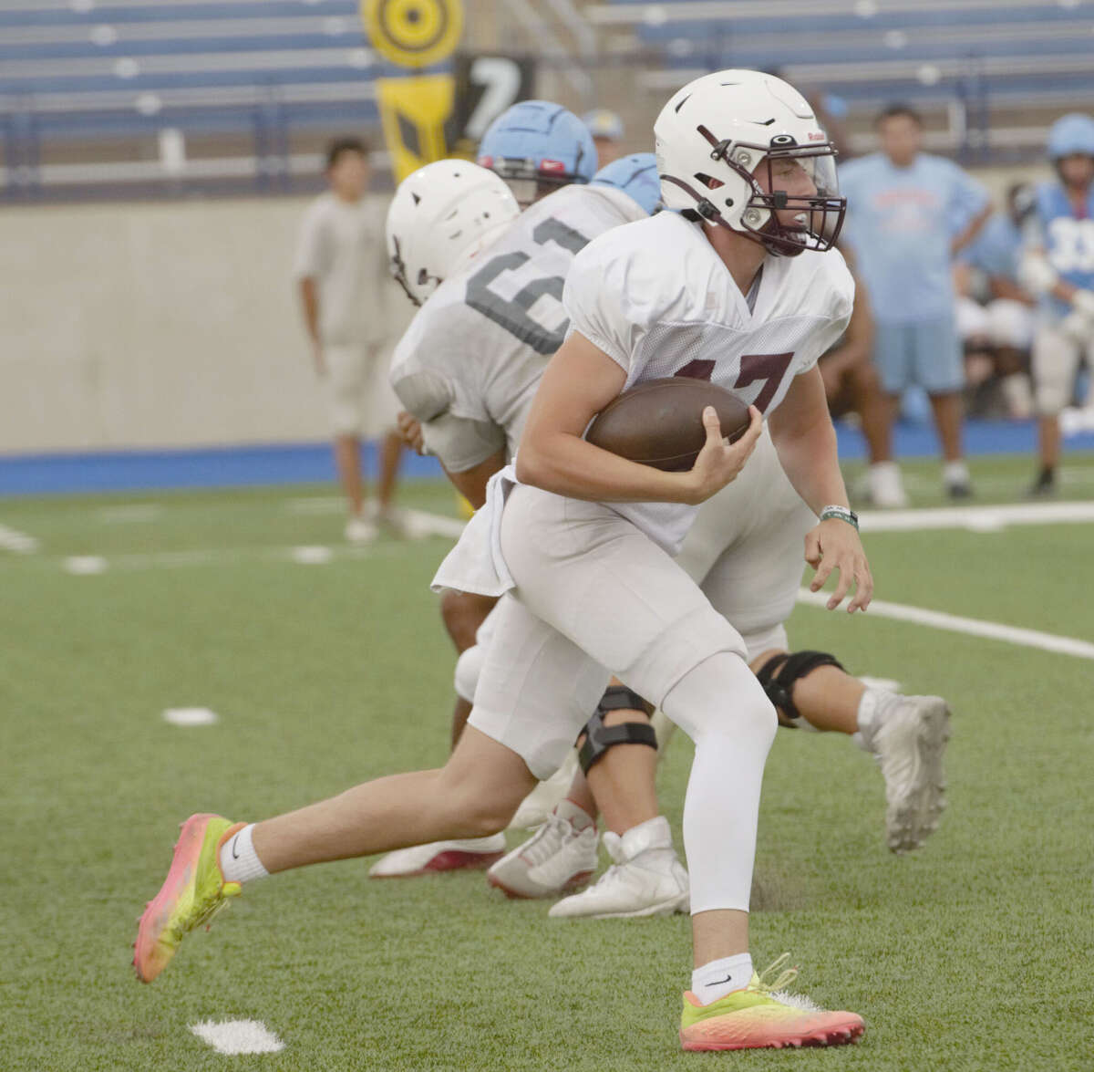 HS FOOTBALL: Davila, LHS offense look sharp in Monterey scrimmage