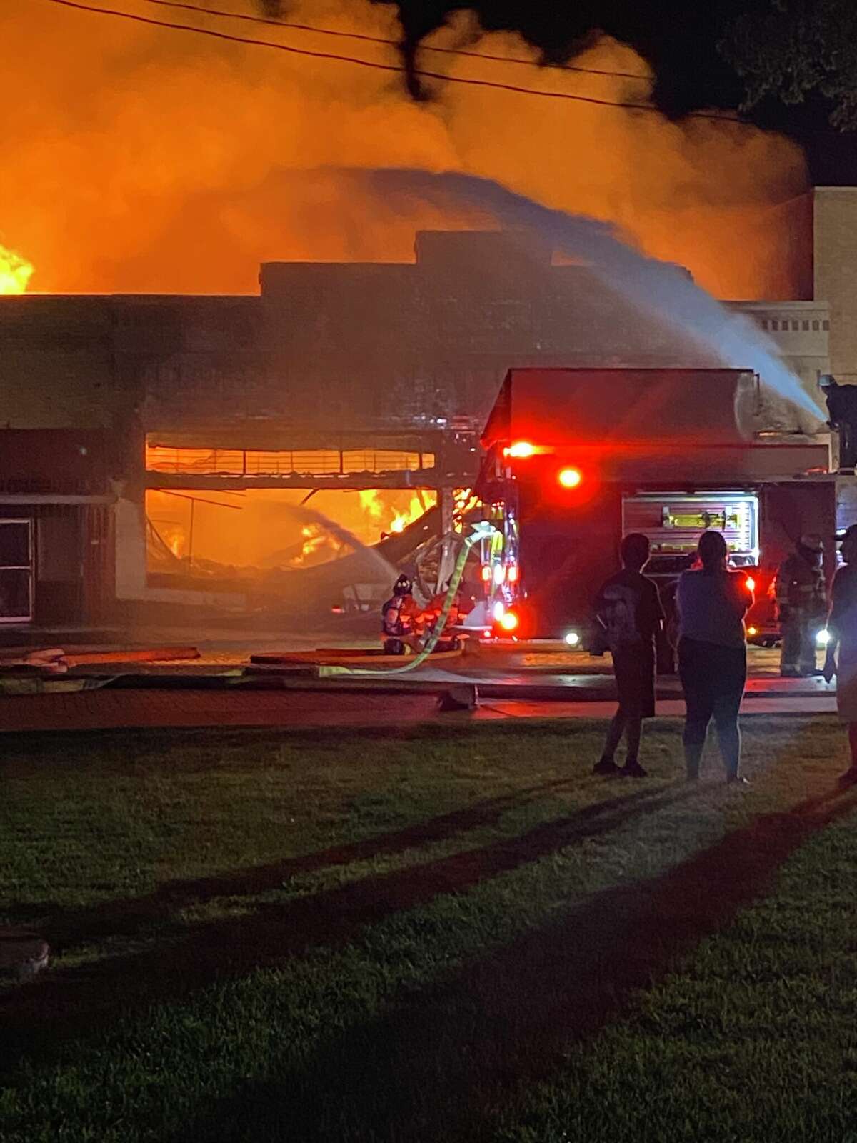 Fire Department battles fire in downtown Plainview