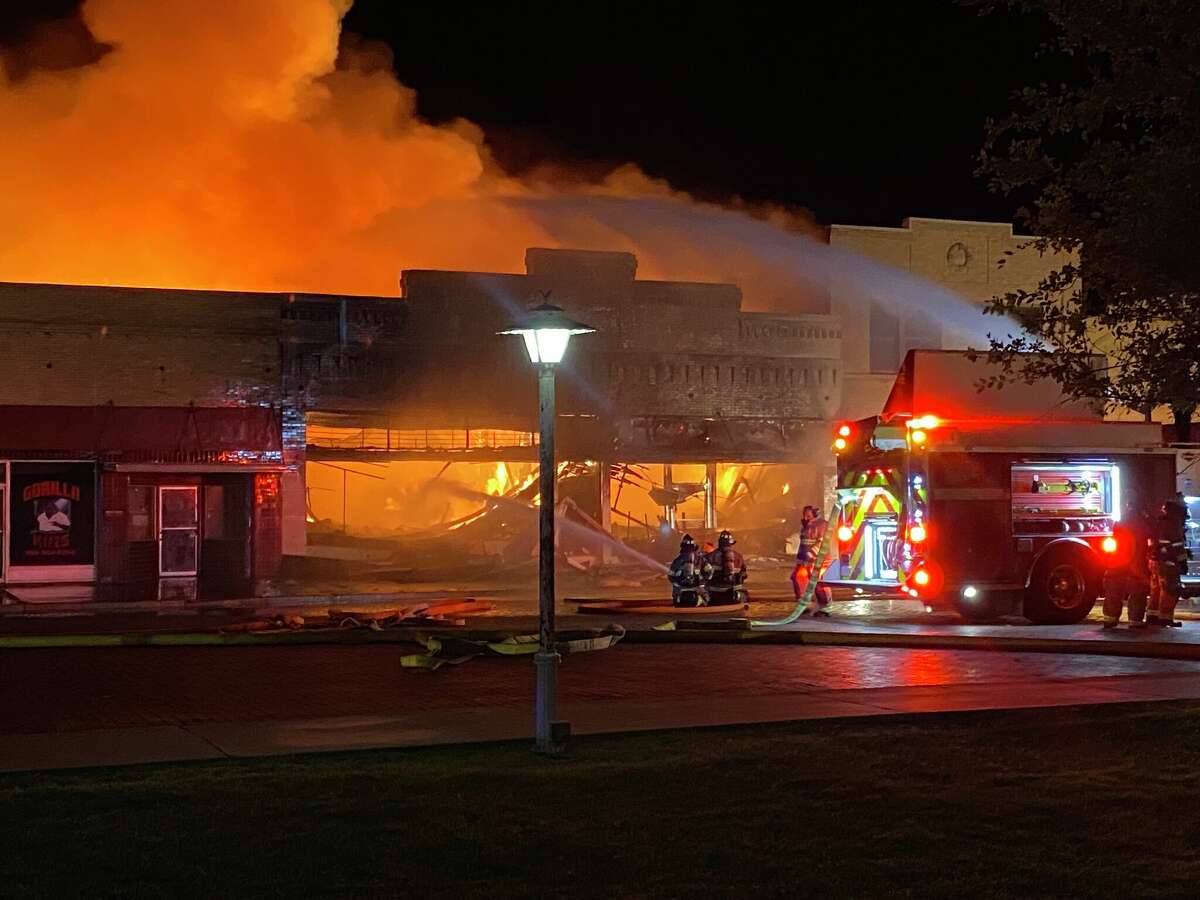 Fire Department battles fire in downtown Plainview