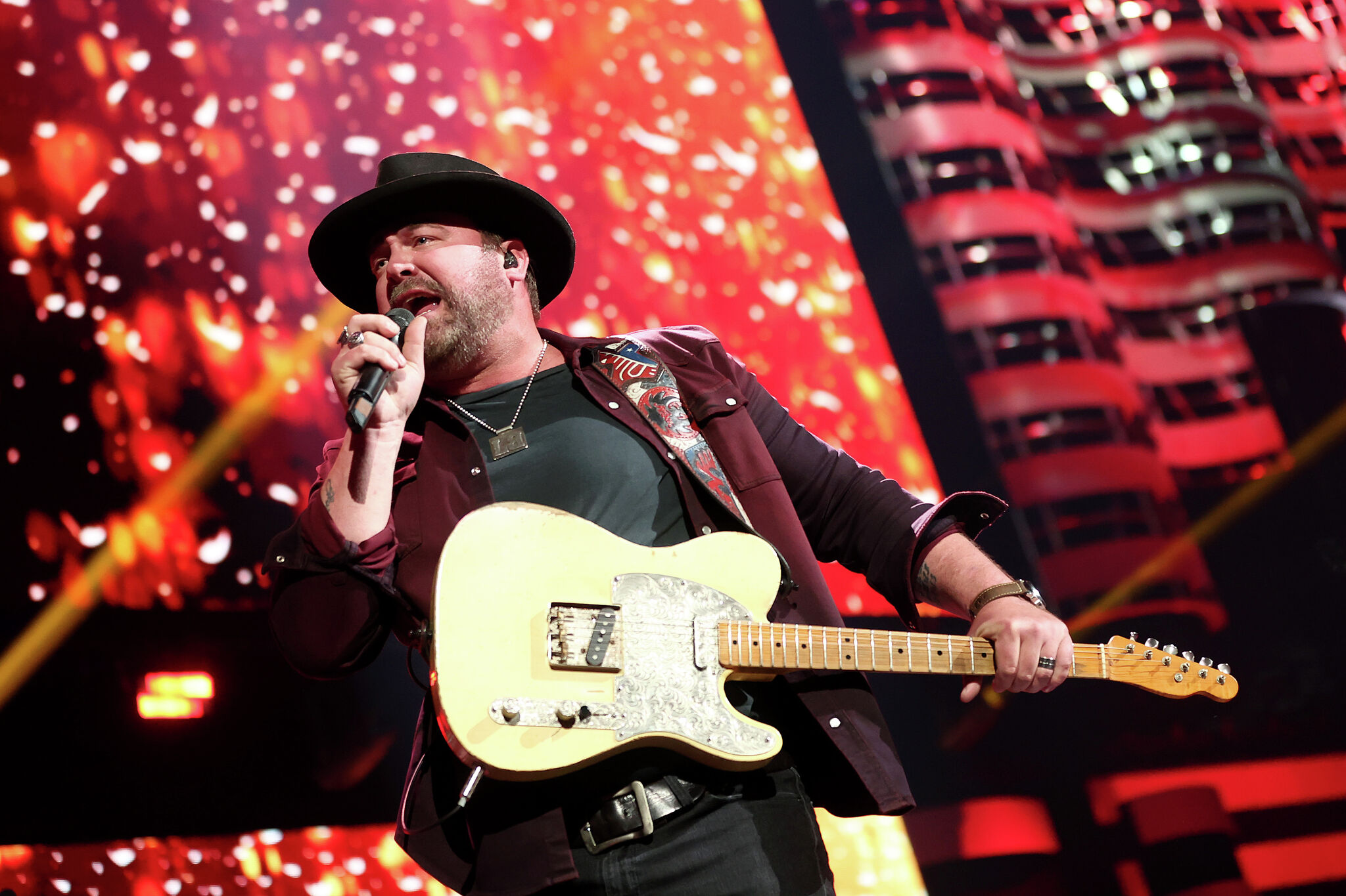 Mini-review: Country singer Lee Brice finds footing at Palace
