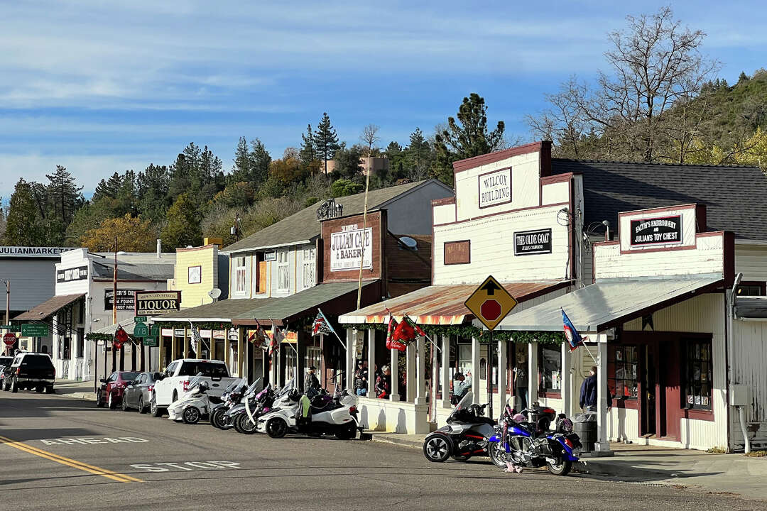 More pies than people: The California Gold Rush town saved by apples