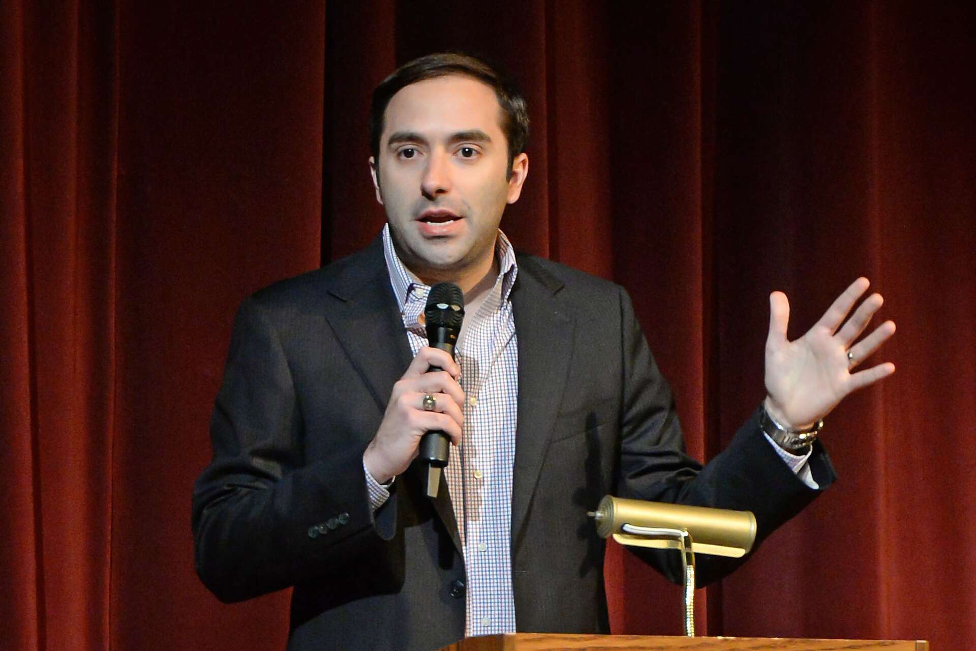 Sports anchor Daniel Gotera leaving KHOU 11 after 14 years