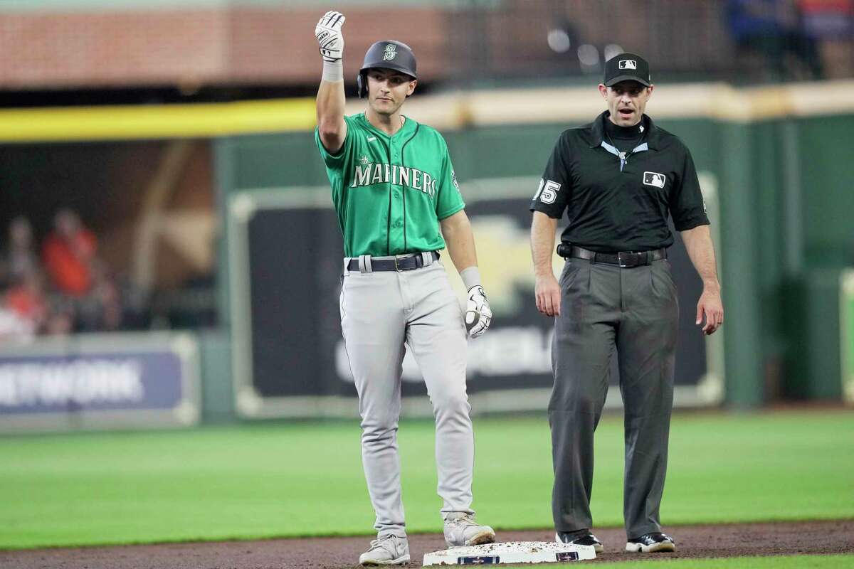 Mariners complete sweep of Astros for first time since 2018