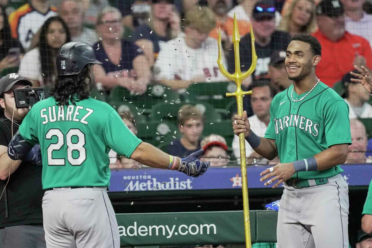 Mariners complete sweep of Astros for first time since 2018
