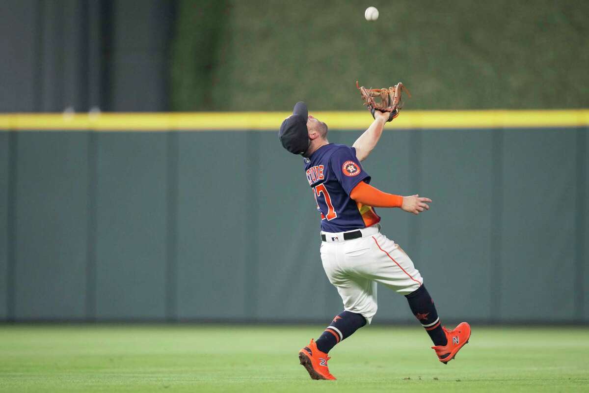 Mariners complete sweep of Astros for first time since 2018