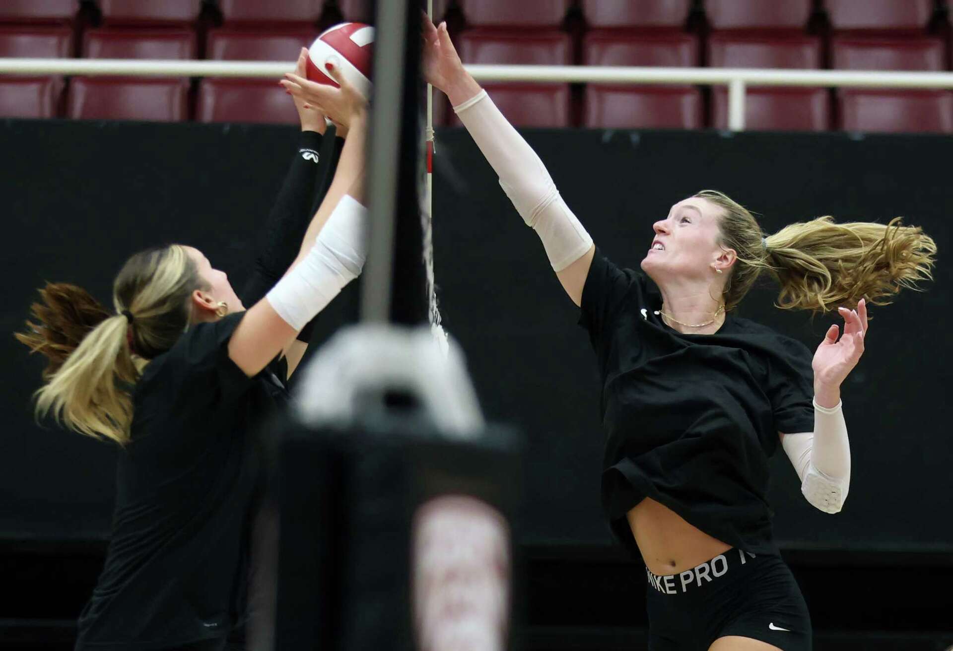 Stanford women's volleyball team positioned for national-title run
