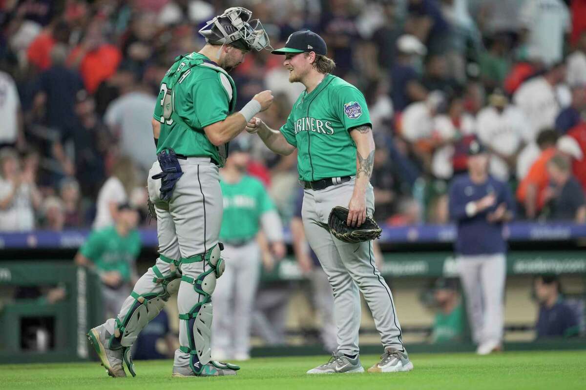 Mariners complete sweep of Astros for first time since 2018